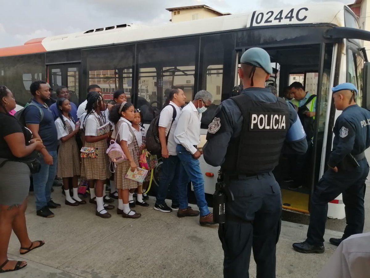 Policía Nacional On Twitter A Toda Hora Nuestras Unidades De La
