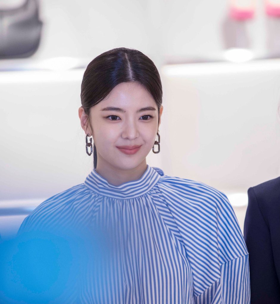 ِ on Twitter: "the actress Lia vibe is so strong"