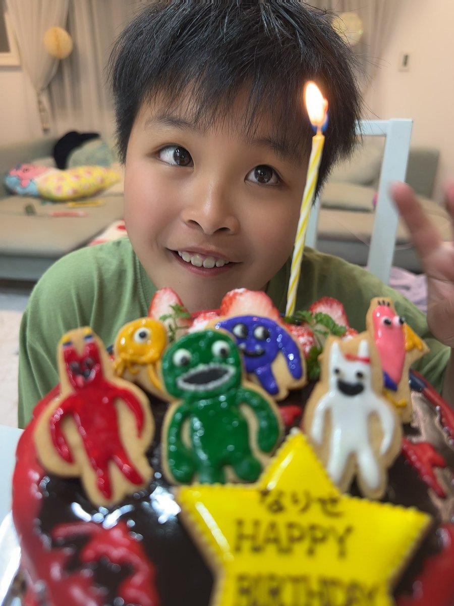 【画像あり】高1女子、裸の男とくっついて動画を撮って投稿 [808139444]