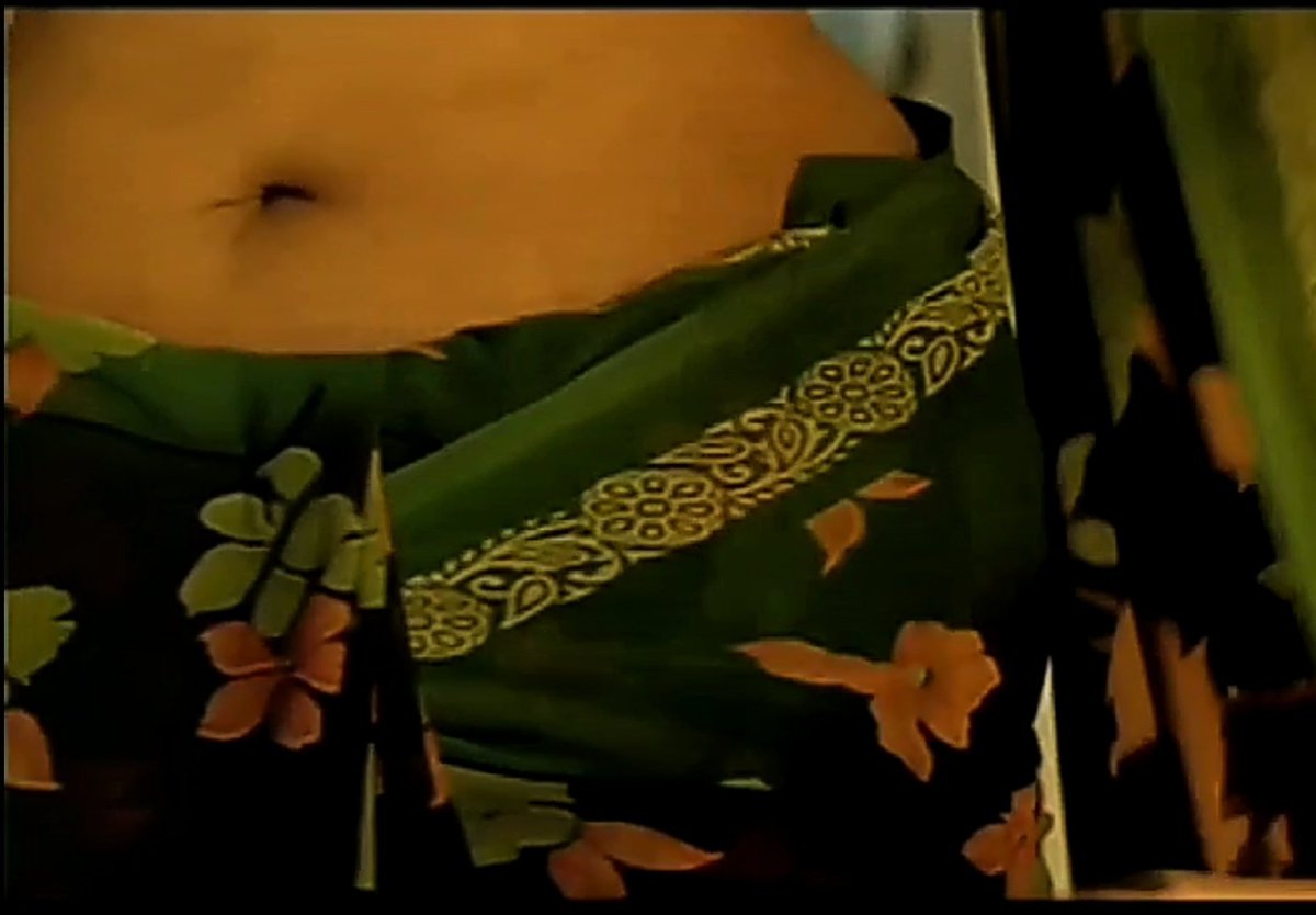 FAN OF STARLETS on Twitter: "RT @Starleth3re_: Raasi mantra booth 😁"