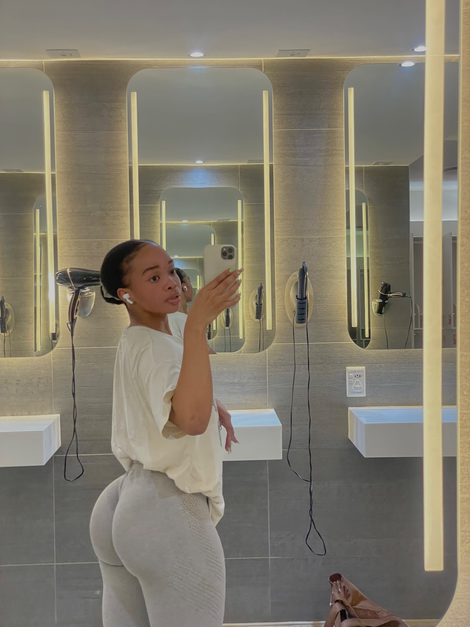 Okuhle Ncengwa on Twitter: "🤍 https://t.co/5VW65UxzmW" / Twitter