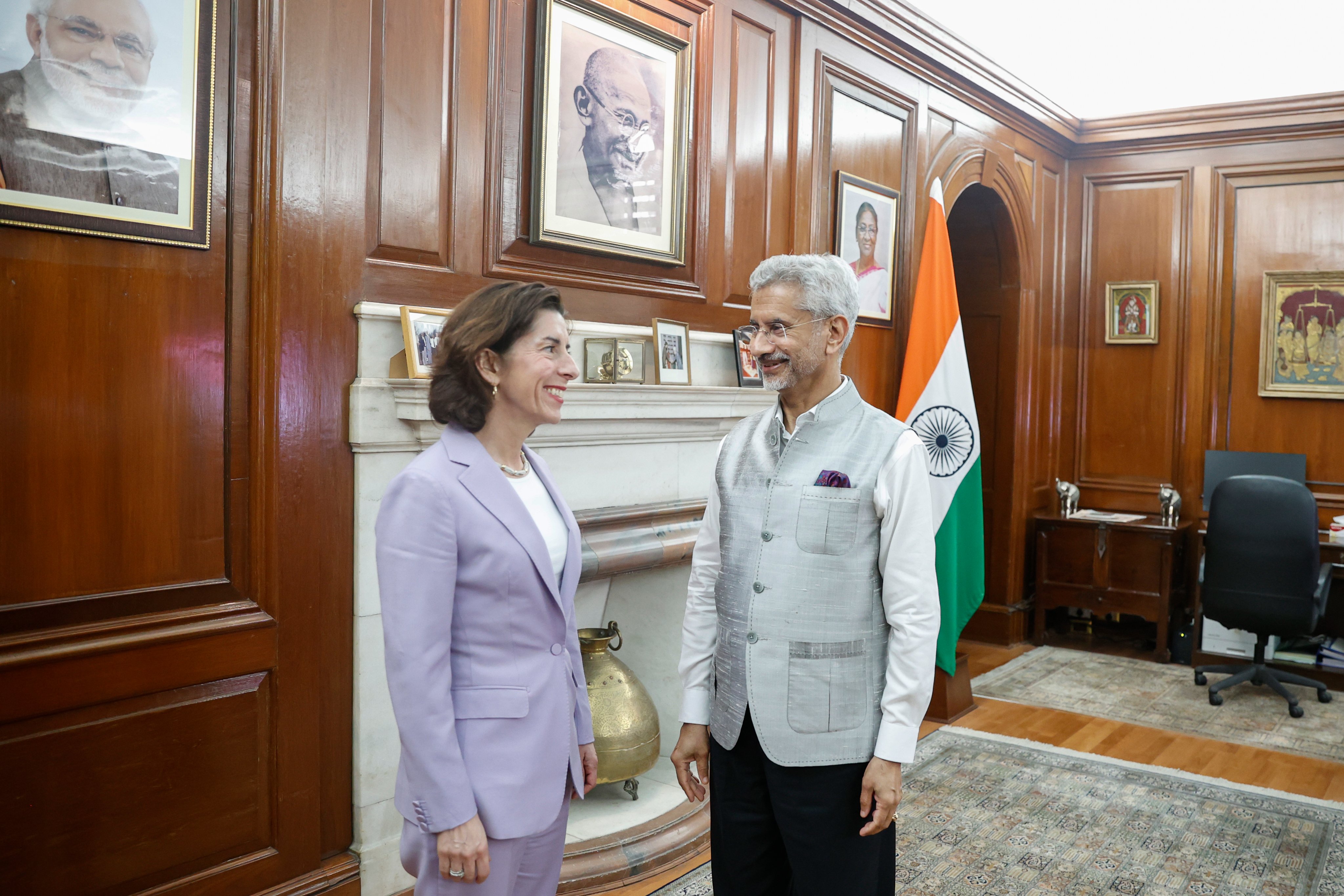 Atul Keshap on Twitter: "RT @SecRaimondo: In Delhi, I met with Indian Minister of External ...