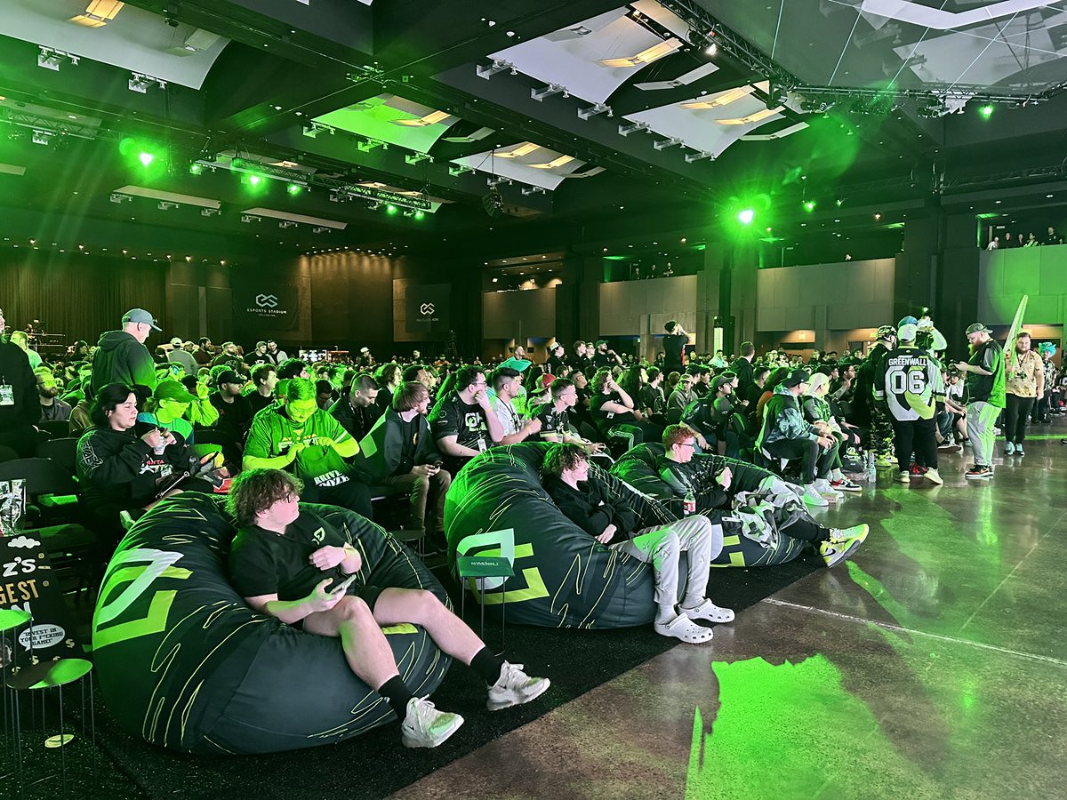 Esports on Twitter: "The OpTic VIP section offers bean bags 🤣 🔥"