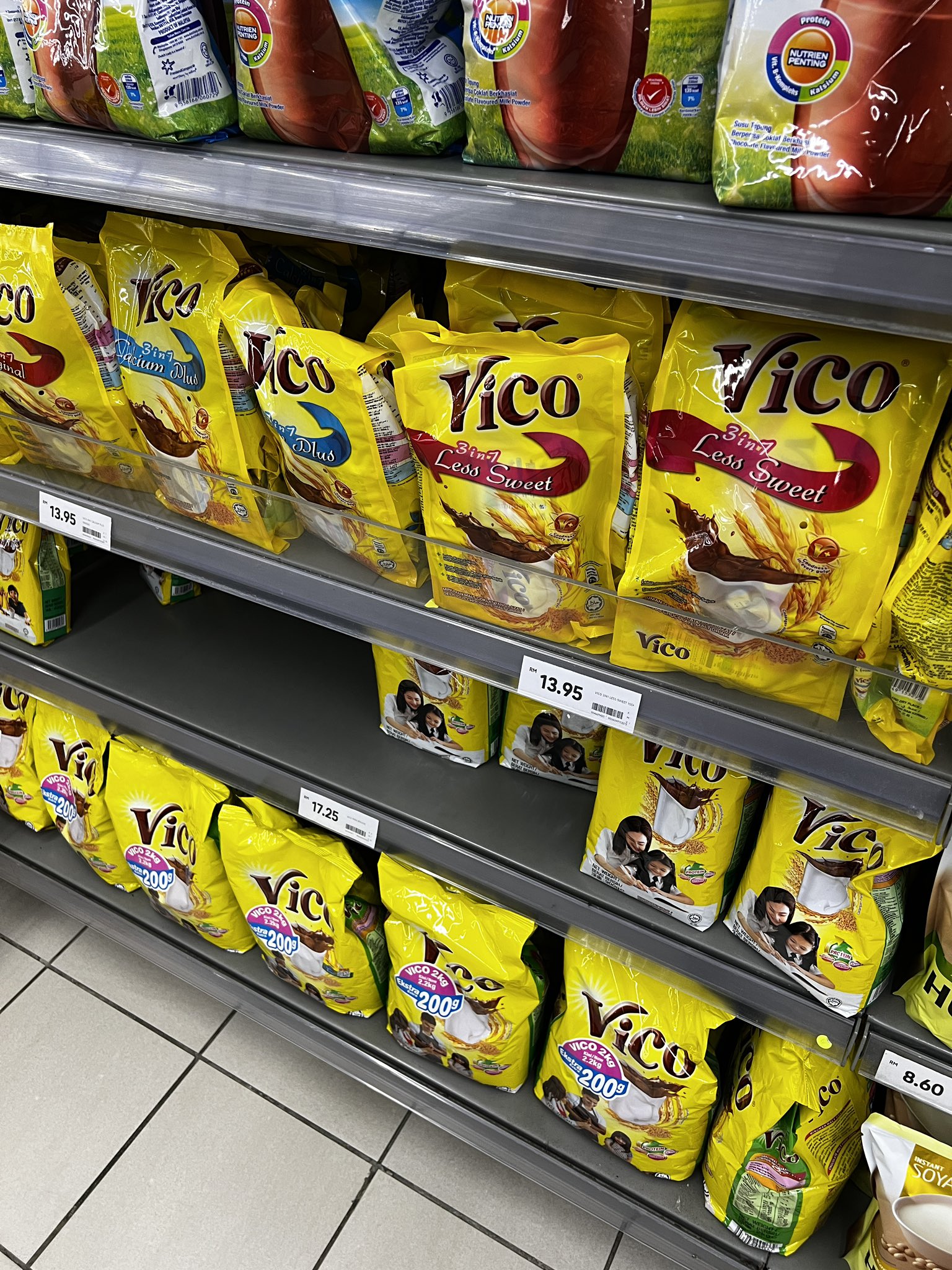 brgsjks on Twitter: "Tak sure mana satu sebenarnya yang sedap, vico ke milo. Ke dua dua sedap ...