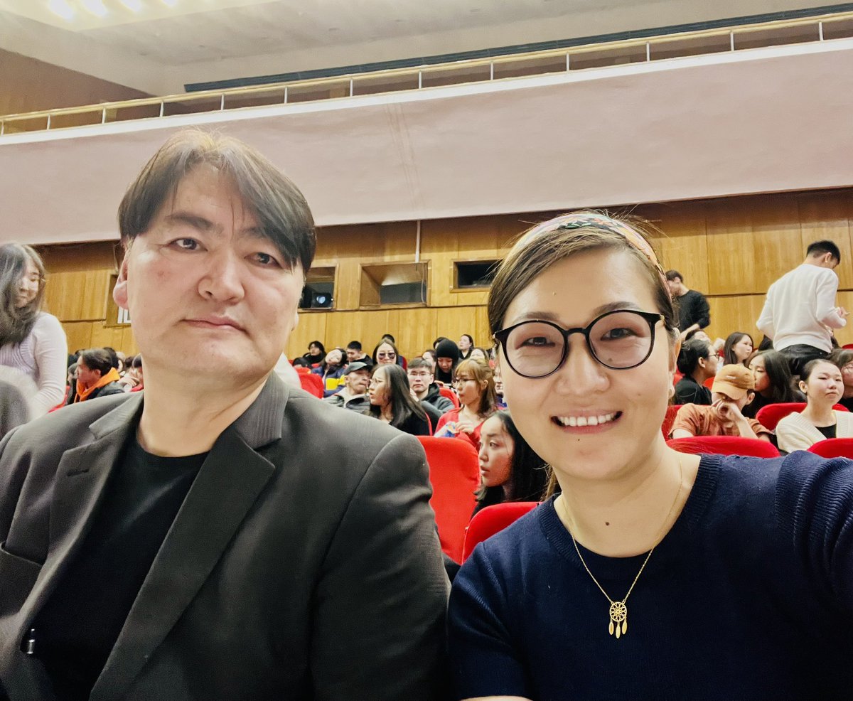 УРЬХАН Шагдаржав On Twitter СТА жүжигчин Түвшинхүү ахтай хамт СЭЗИС ийн оюутнуудын урлагийн их