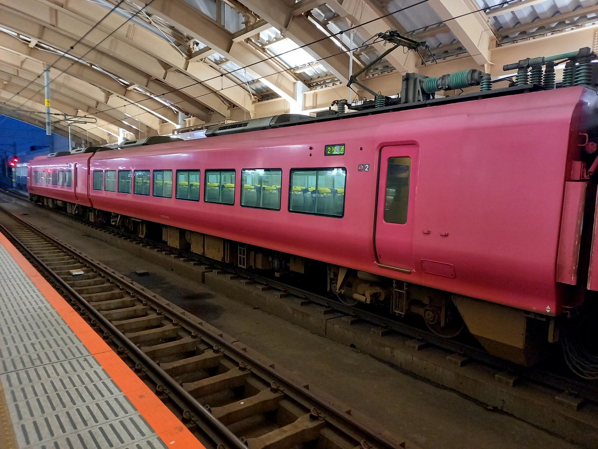 古屋公章 on Twitter: "新潟駅で一番目立つ電車はE653系1000番台のハマナス色ではないでしょうか。#新潟駅 #特急いなほ #E653系1000番台 #白新線"