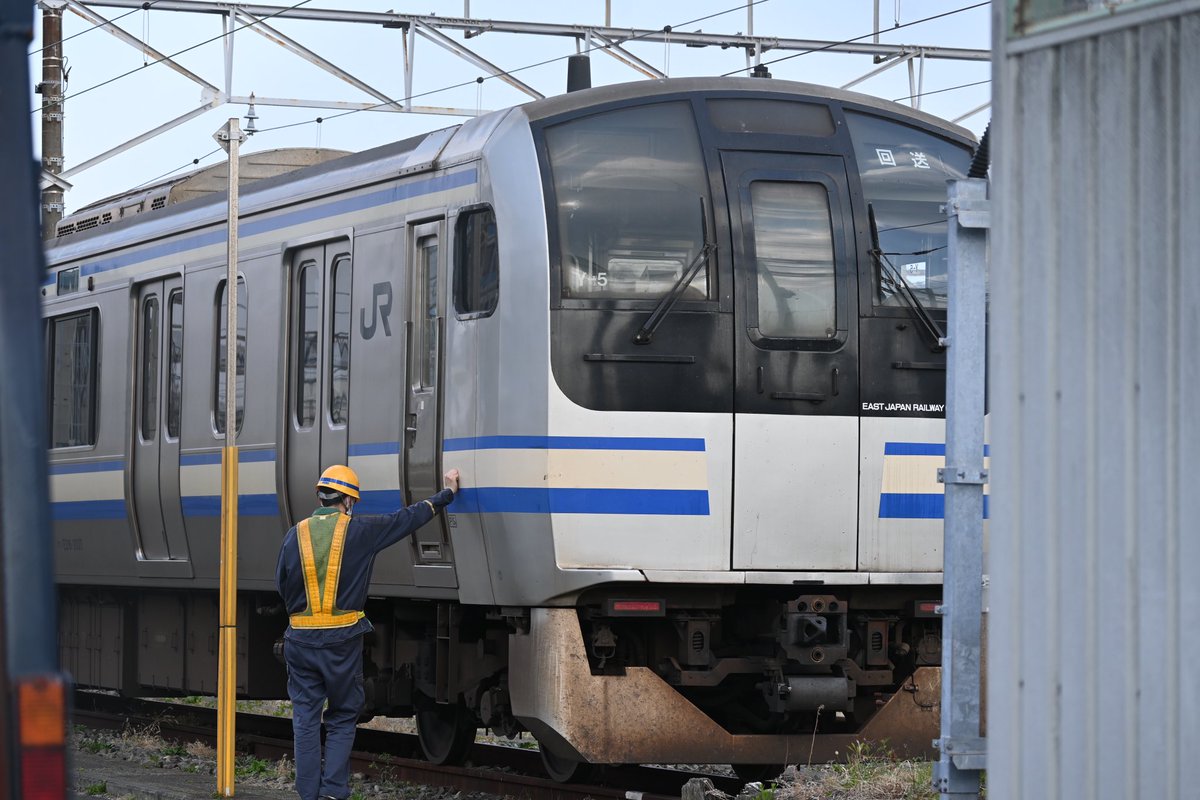 らおどらがだらだらと。 on Twitter: "RT @Trainlike0904: 2023/3/22(水) 鎌倉車両センター構内 E217 Y-5 編成 11両 明日、廃車回送される ...