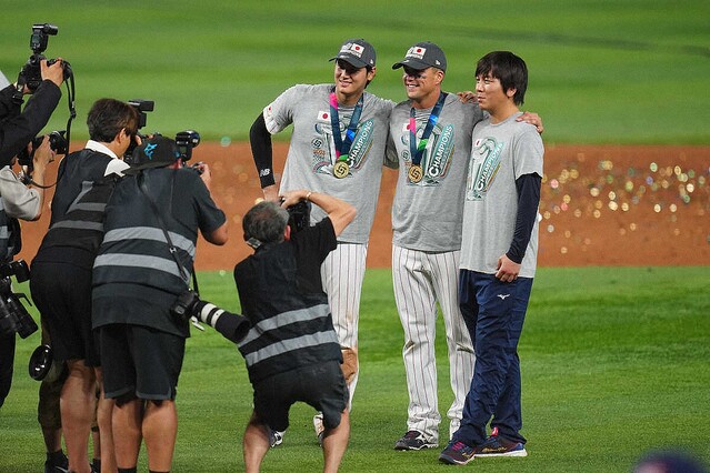 ライブドアニュース on Twitter: "【WBC】水原通訳が大谷を称賛、優勝を決めた瞬間の動画を投稿 https://t.co/mhAwxrQwB9 トラウトを9回に空振り三振に封じて ...