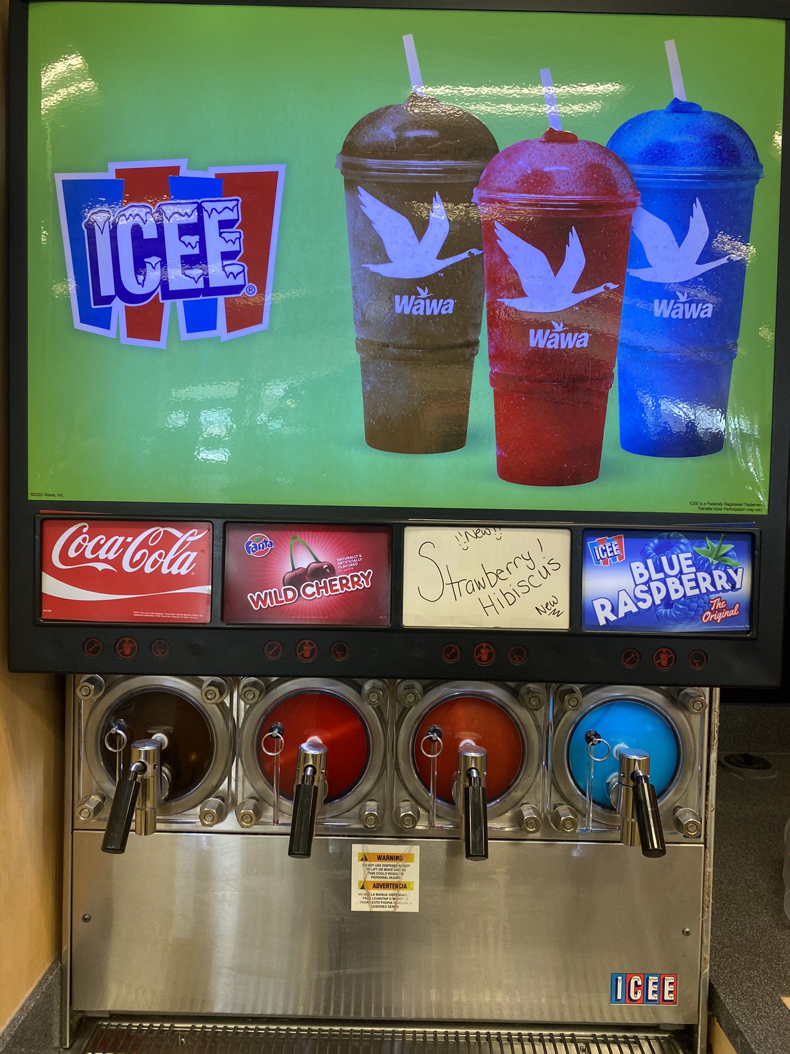 Rachel Braun on Twitter: "🔥🥵 @Wawa absolutely popping off with a new strawberry hibiscus icee ...
