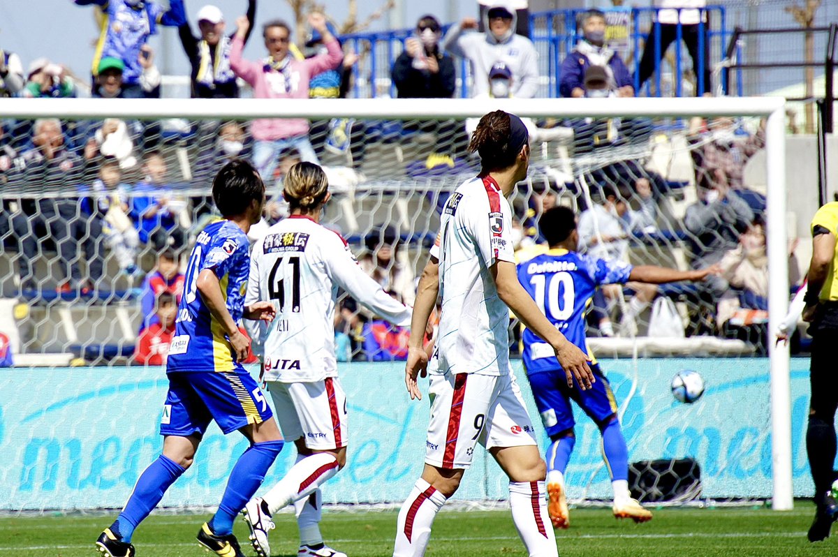 もちこ on Twitter: "2023.03.19 vsFC琉球 #FC今治 #新井光 選手"