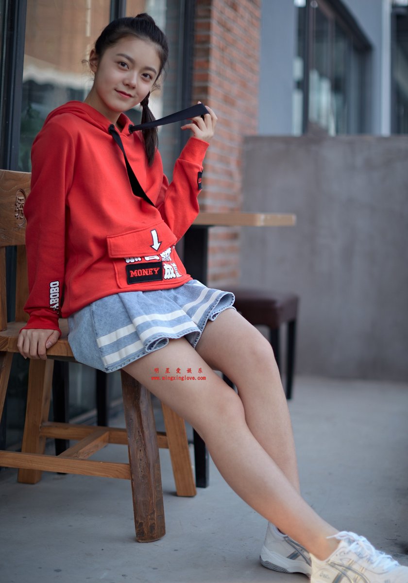 mingxinglove on Twitter: "#赵今麦 拍摄某写真花絮照片，性感超短裙光腿，单张30M左右，放大可看清肌肤绒毛，高清8K分辨率原图无修 #生图 下载 #明星生图 照相机 ...