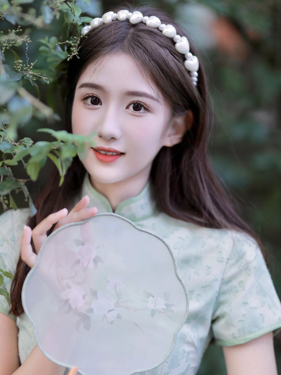 小美 On Twitter 今日人设是干干净净的民国大小姐风,如何?