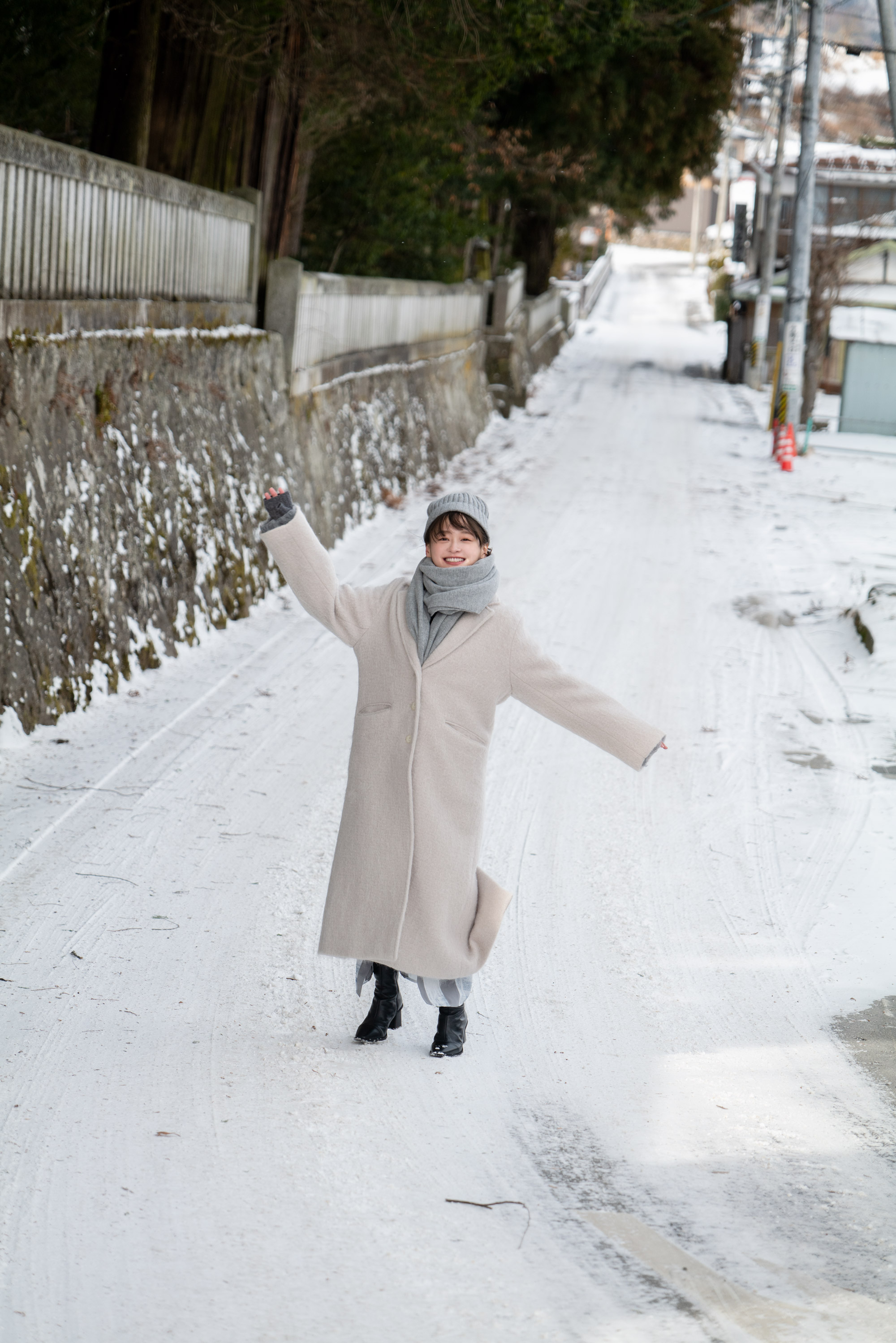 日向坂46 影山優佳1st写真集『知らないことだらけ』【公式】 on 日向坂46 影山優佳1st写真集『知らないことだらけ』【公式】 on