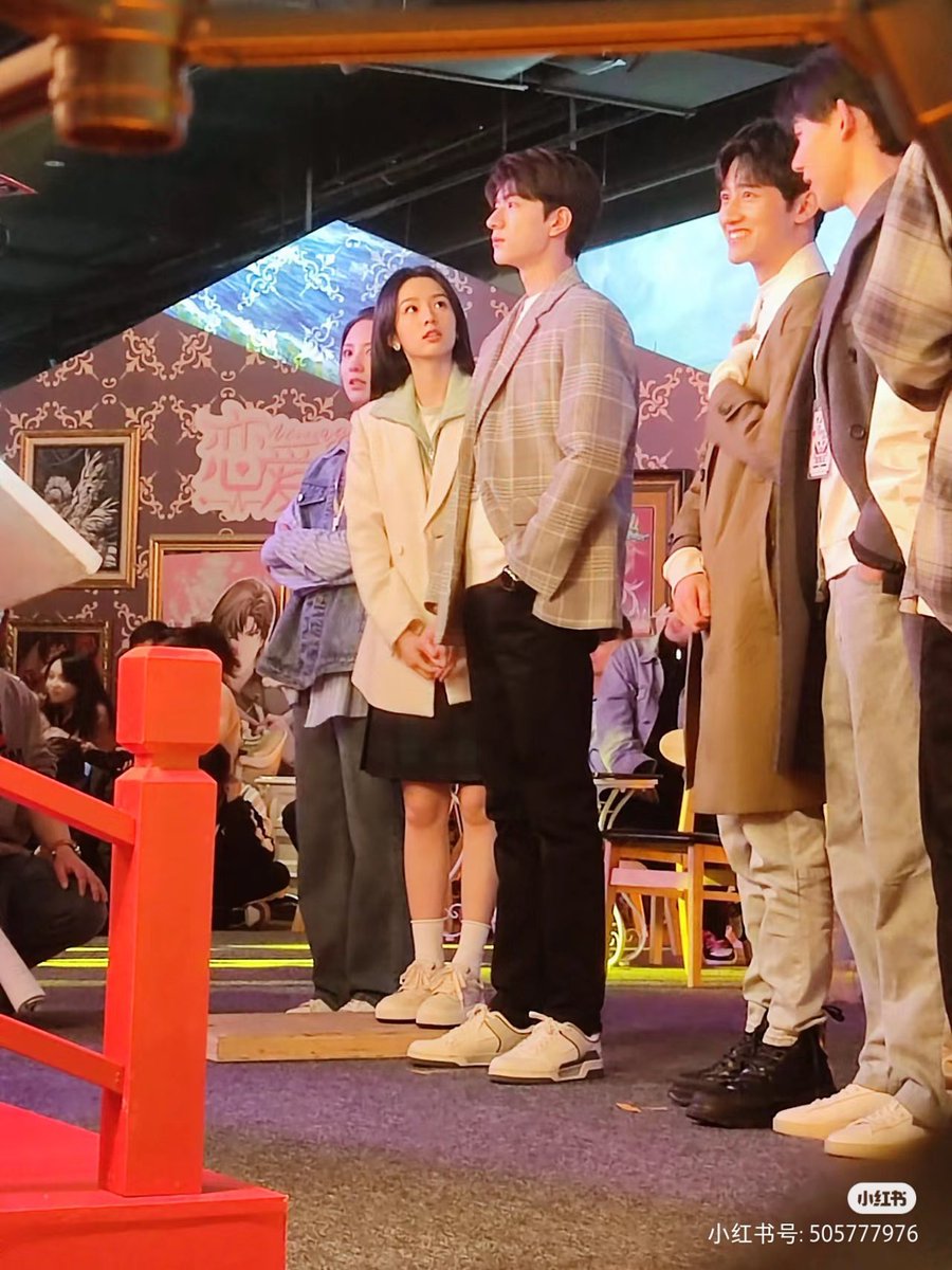 Simply Zhou Ye 周也 on Twitter: "Ooh! Zhou Ye, Lin Yi and cast of #Fallinginlove spotted filming ...