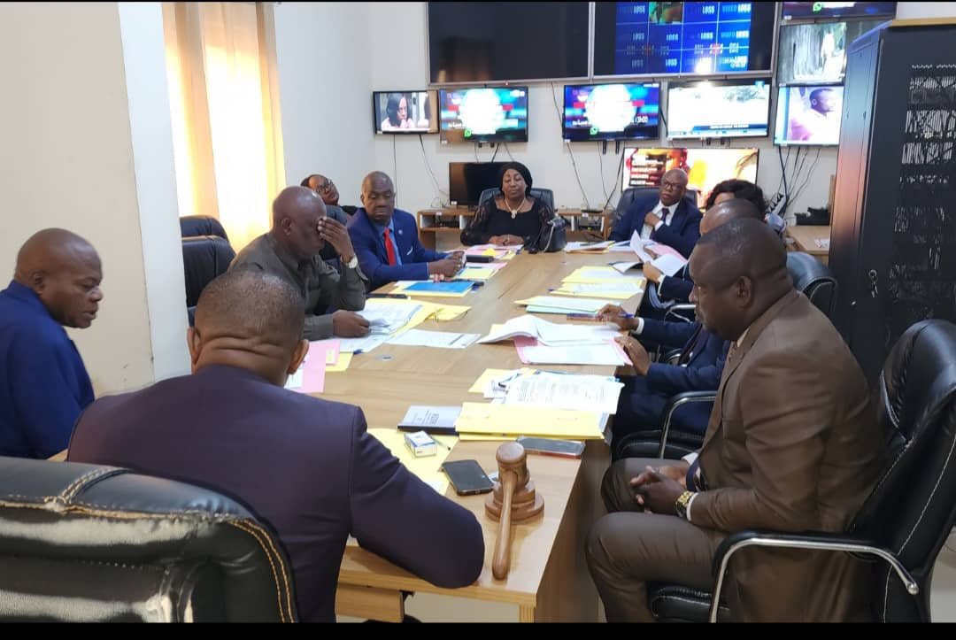 Leon KAKESE on Twitter: "#RDC En séance plénière présidée par le Président de l’institution Me ...