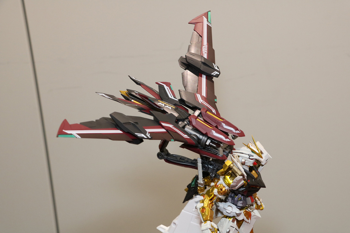 HOBBY Watch on Twitter: "大きく変わるシルエットが彩る圧倒的インパクト！「METAL BUILD ディバインストライカー（オルタナティブストライク Ver ...