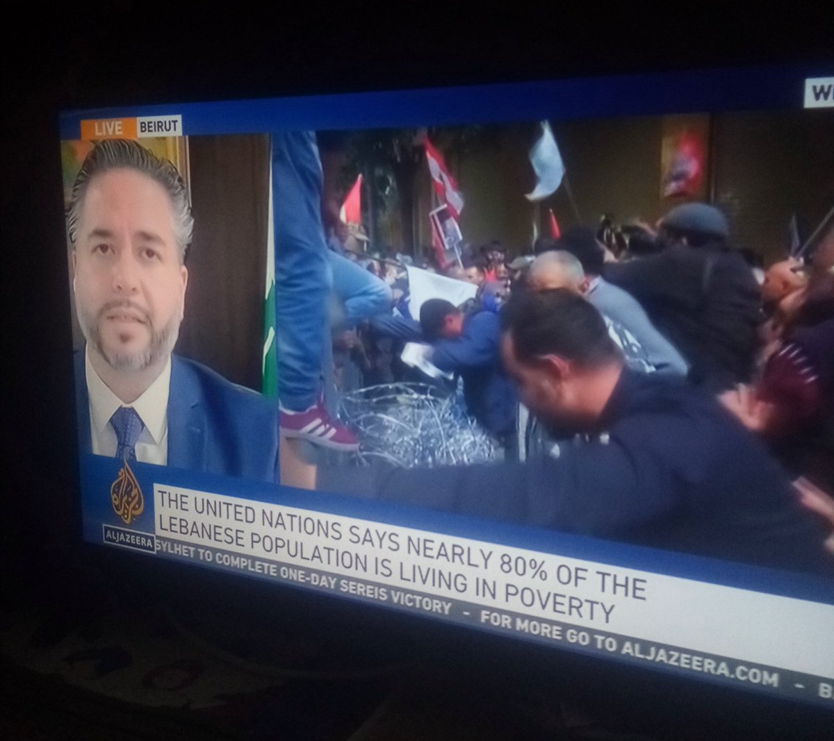 Devolution Watch on Twitter: "RT @Cjamehk: Mass action in Lebanon 80% living in poverty and ...