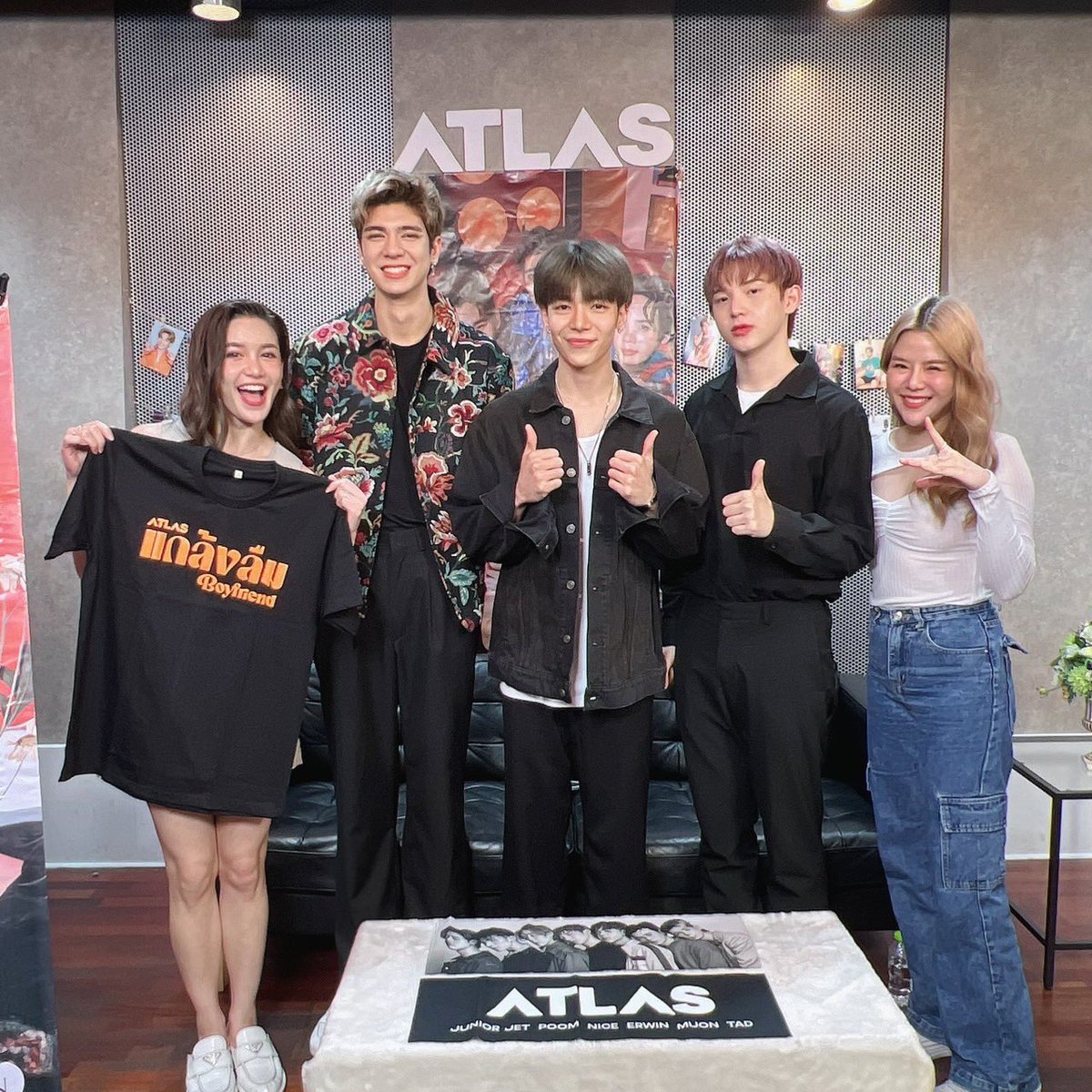 ATLASofficial on Twitter: "ฝันดีนะครับทุกคน 😘😴 ขอบคุณแฟน ๆ ขอบคุณรายการ EFM Fandom และทีมงานทุก ...