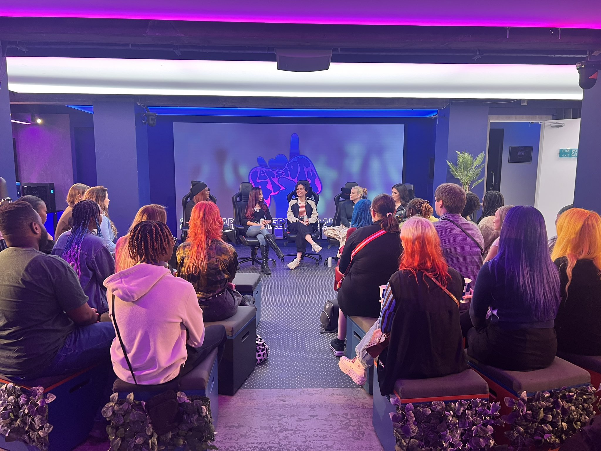 Nox Lumina on Twitter: "We are live at @RedBullUK Sphere with @BlackTwitchUK on @TwitchUKI you ...