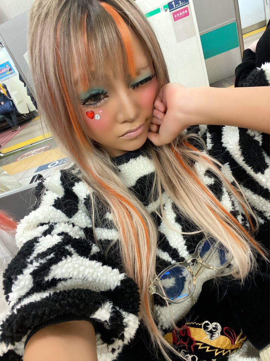 Maaachirin(まーちりん On Twitter ともちんの大好きな💓大物芸能人と収録やったー🔥はっぴーやo ᐛ👐パァ📱ぴ