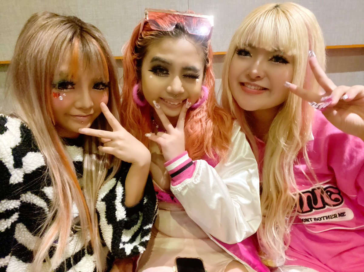 Maaachirin(まーちりん On Twitter ともちんの大好きな💓大物芸能人と収録やったー🔥はっぴーやo ᐛ👐パァ📱ぴ