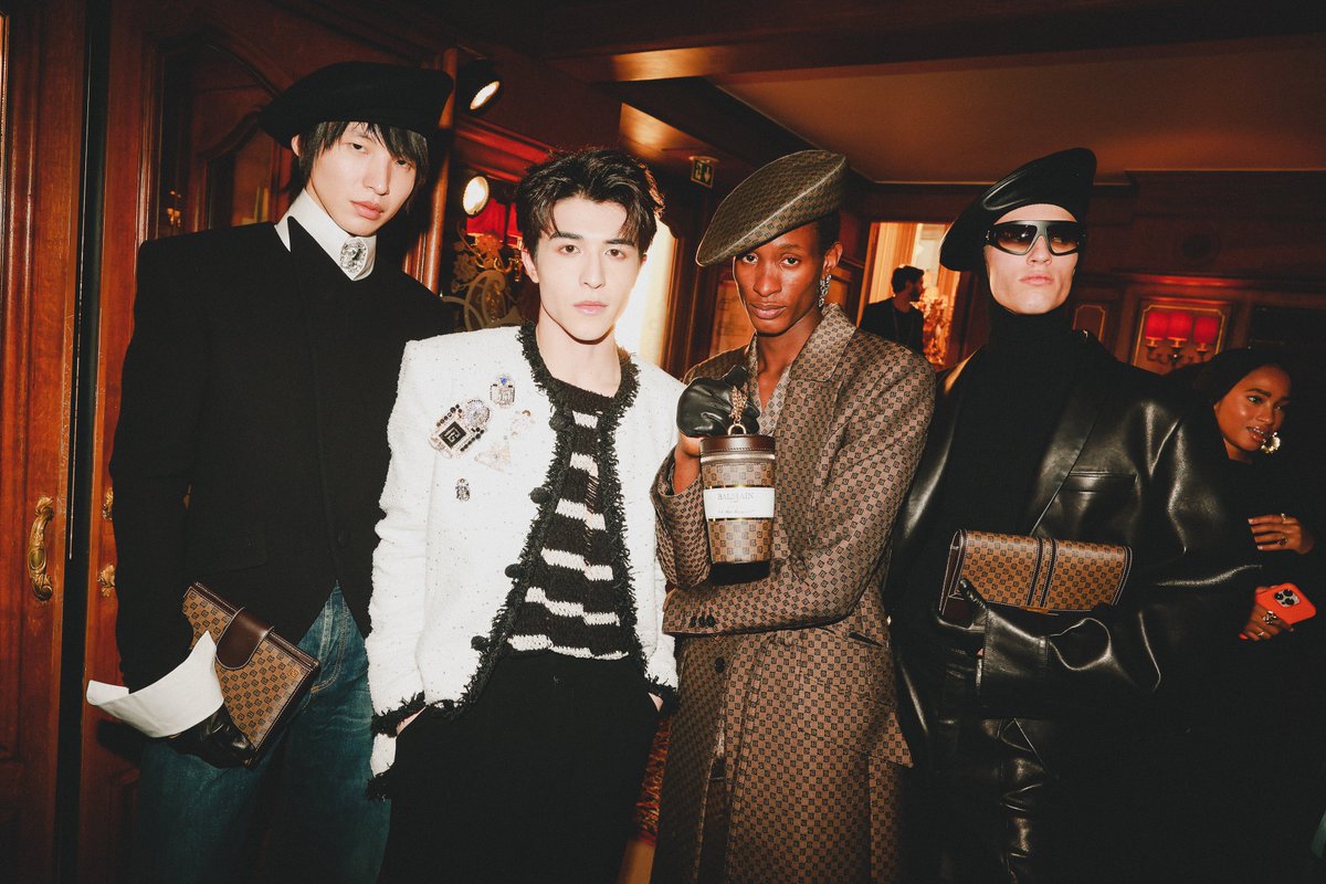 (slow🤩) ทรายมุ้งมิ้ง🐰 on Twitter: "Patrick 💕💕 PATRICK BALMAIN PFW #PatrickxBalmainFW23 #แพทริค ...