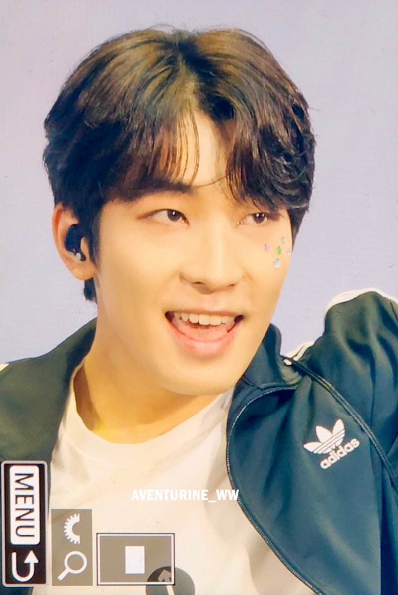 떠핵 💙 on Twitter: "RT @Aventurine_WW: 230312 캐럿랜드 DAY 3 원우 어텐션 폼 미쳤다 전텐션 원텐션 이번에도 완전 열심히 준비함 기특함ㅜ ...