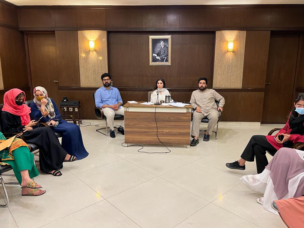 Hina Parvez Butt on Twitter: "لاہور میں آج نوجوانوں سے ملاقات https://t.co/YBrNE33QjN" / Twitter