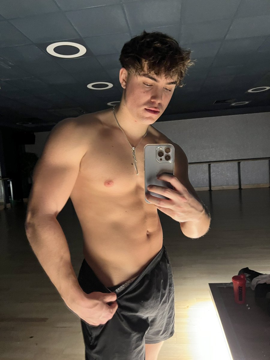 Master Chad on Twitter: "Sunday goonday. Draining ALL day, and even meeting a slave for a ...