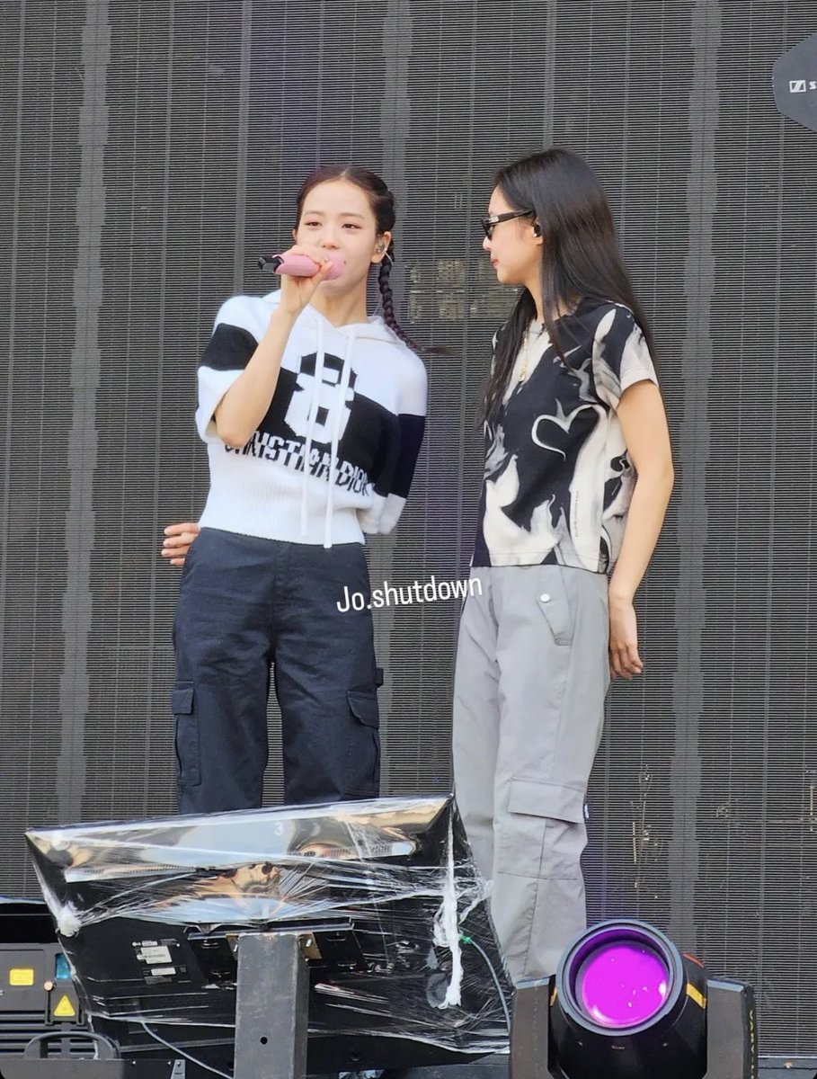 🤍🖤🥰 𝐽𝐽 @official_jensoo