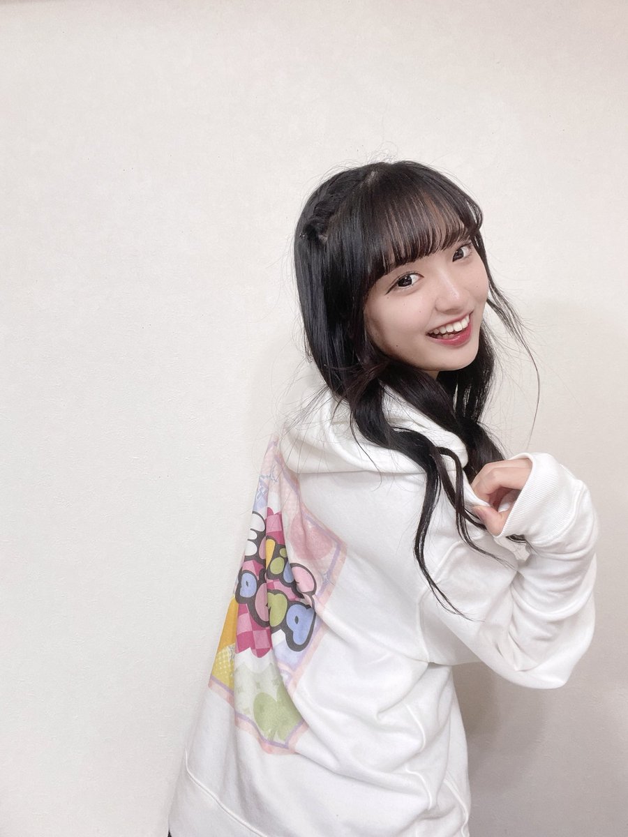 小林那波 ななみぃ On Twitter 先日ライブでお世話になったup Tさんのシブサンコラボパーカー🤍 バックプリントがカラフルで