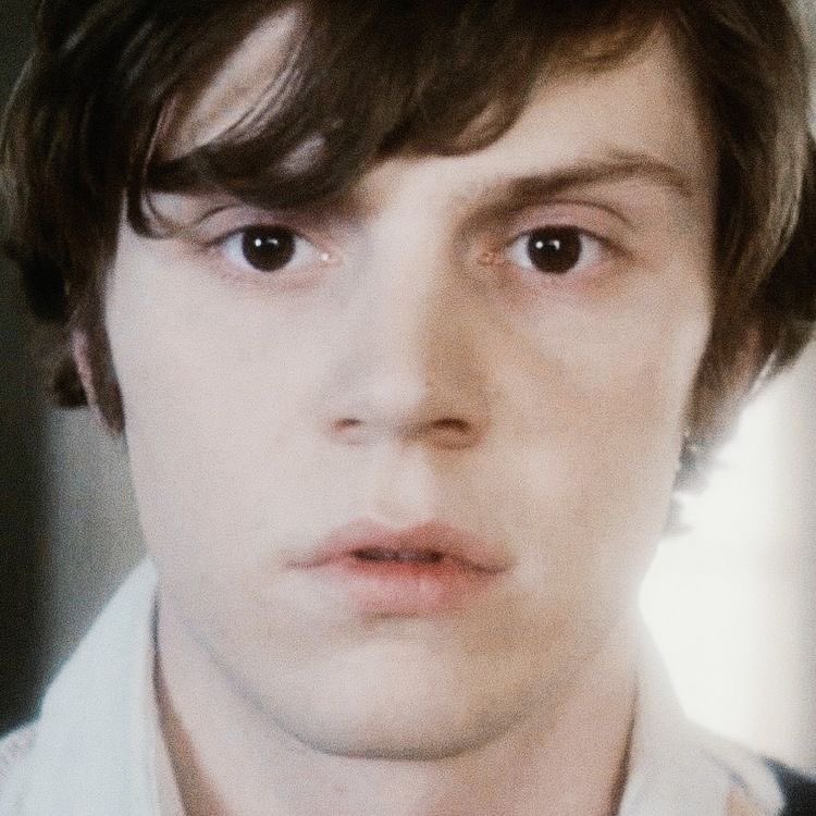 samantha•| Finn Wittrock Follows!~🍩 on Twitter: "Evan Peters as Kit Walker >>>"