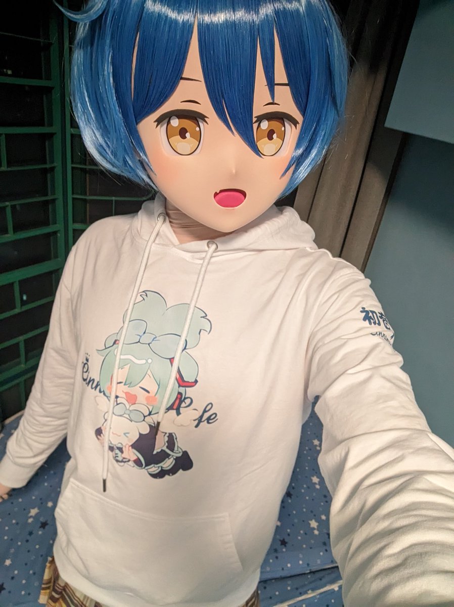 little_fish on Twitter: "今天是裸足呢 （过瘾了但是一想到五天不能变就还是很难受"