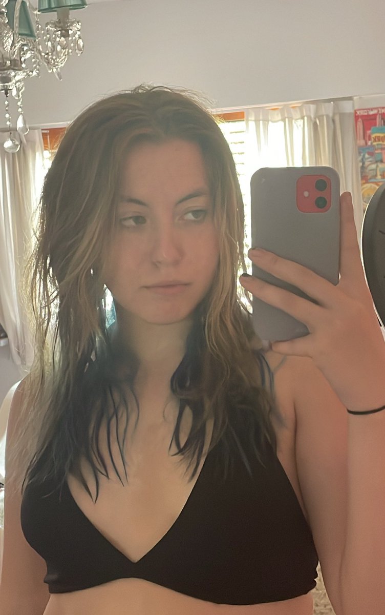 celes ⭐️⭐️⭐️ on Twitter: "podrian tranquilamente castearme de manic pixie dream girl"