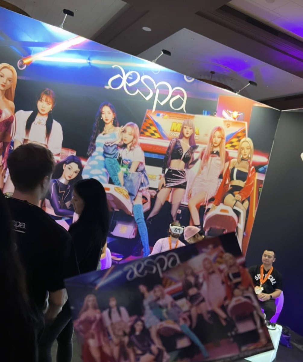 🌸 on Twitter: "RT @wntrult: aespa VR Concert at KWANGYA at South By Southwest SXSW Booth #aespa ...