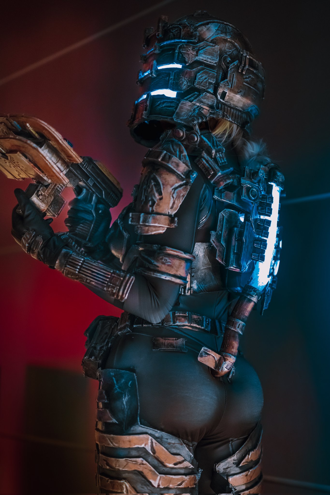 Danielle DeNicola on Twitter: "I'm trying to sneak around the Ishimura, but I'm dummy thicc, and ...