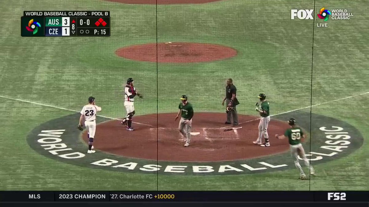 FOX Sports: MLB on Twitter: "Alex Hall triples to right and brings in two more for Australia! 🇦🇺 ...