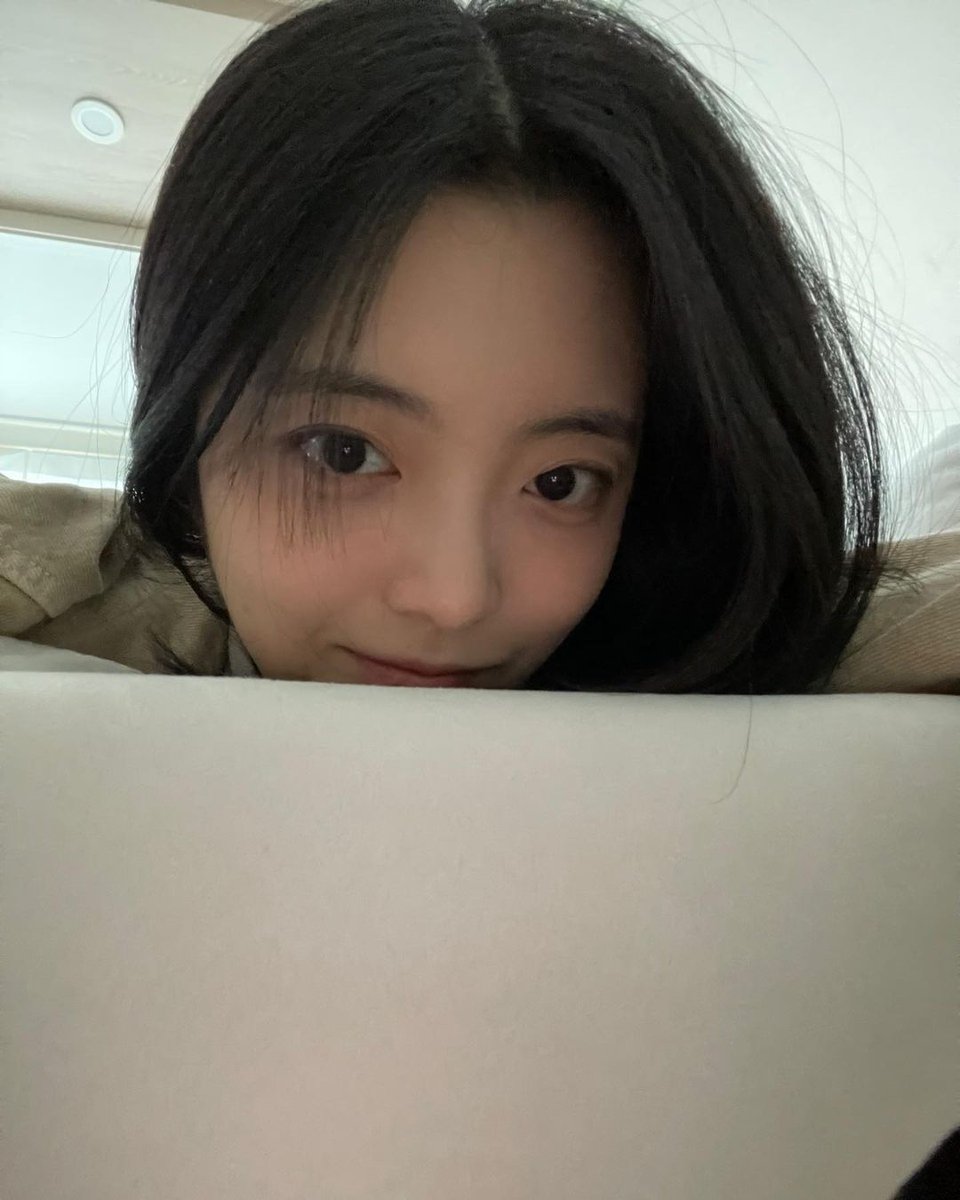 지수연 아카이브 on Twitter: "[IG POST] 230313 suye.on2di 💌 https://instagram ...