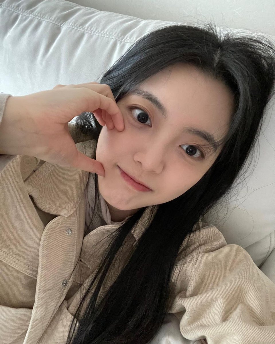 지수연 아카이브 on Twitter: "[IG POST] 230313 suye.on2di 💌 https://instagram ...