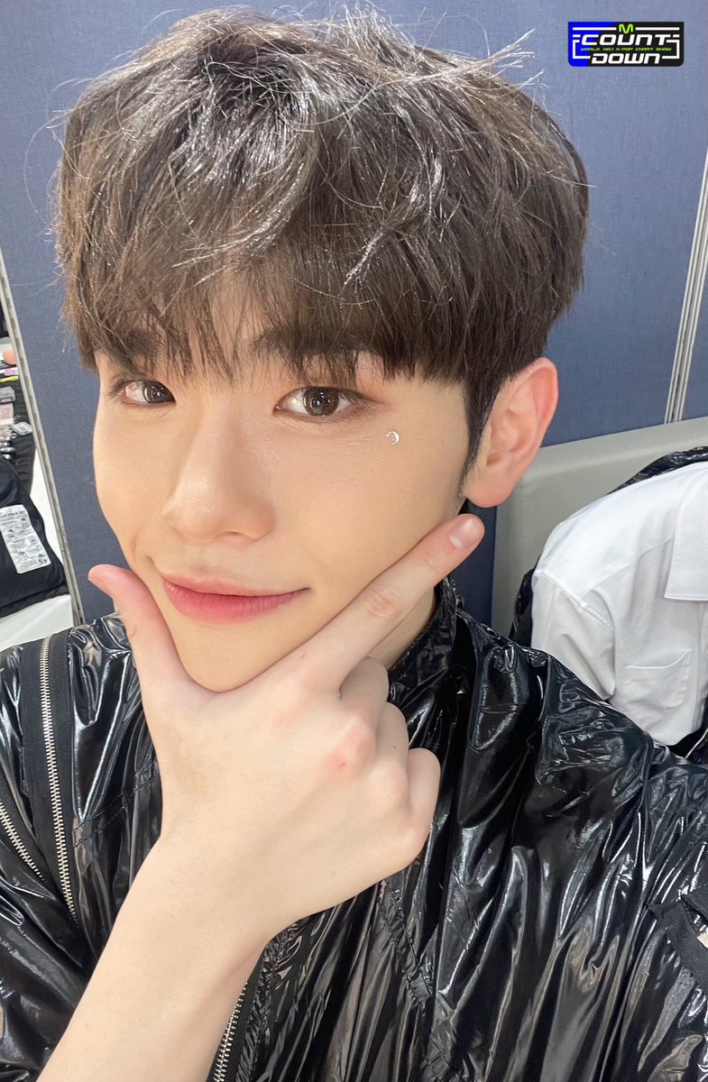 poppy 🦋 on Twitter: "please vote for him i’ll commit arson if he doesn’t debut"