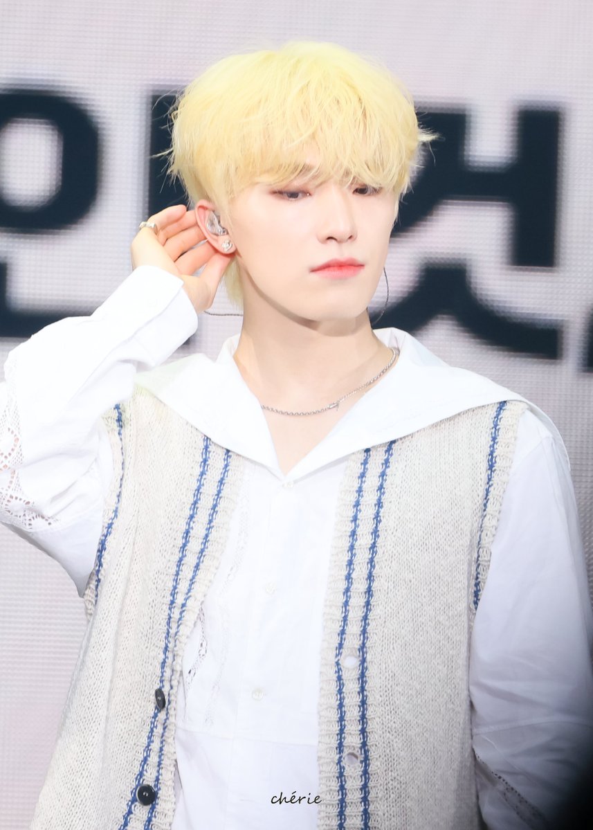 도렘 on Twitter: "RT @cheriee_ll: 230311 캐럿랜드 #디노 #dino"