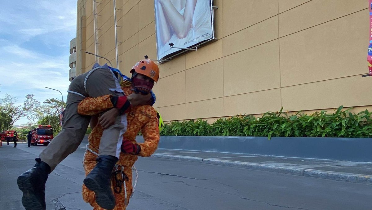 Emergency rescue teams from the Bureau of Fire Protection (BFP), the ...