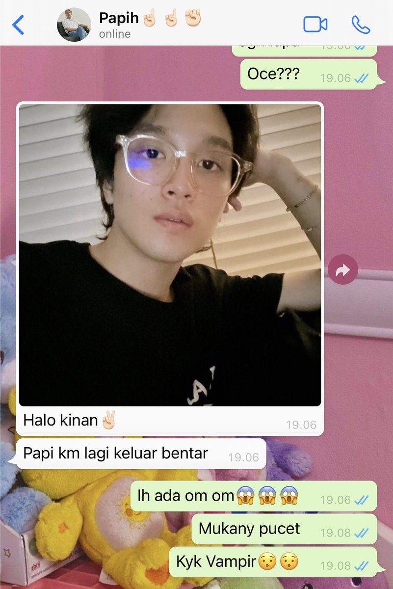 vinceu on Twitter: "#NENDRALINFAMS : hp papi dipegang om leon😴"