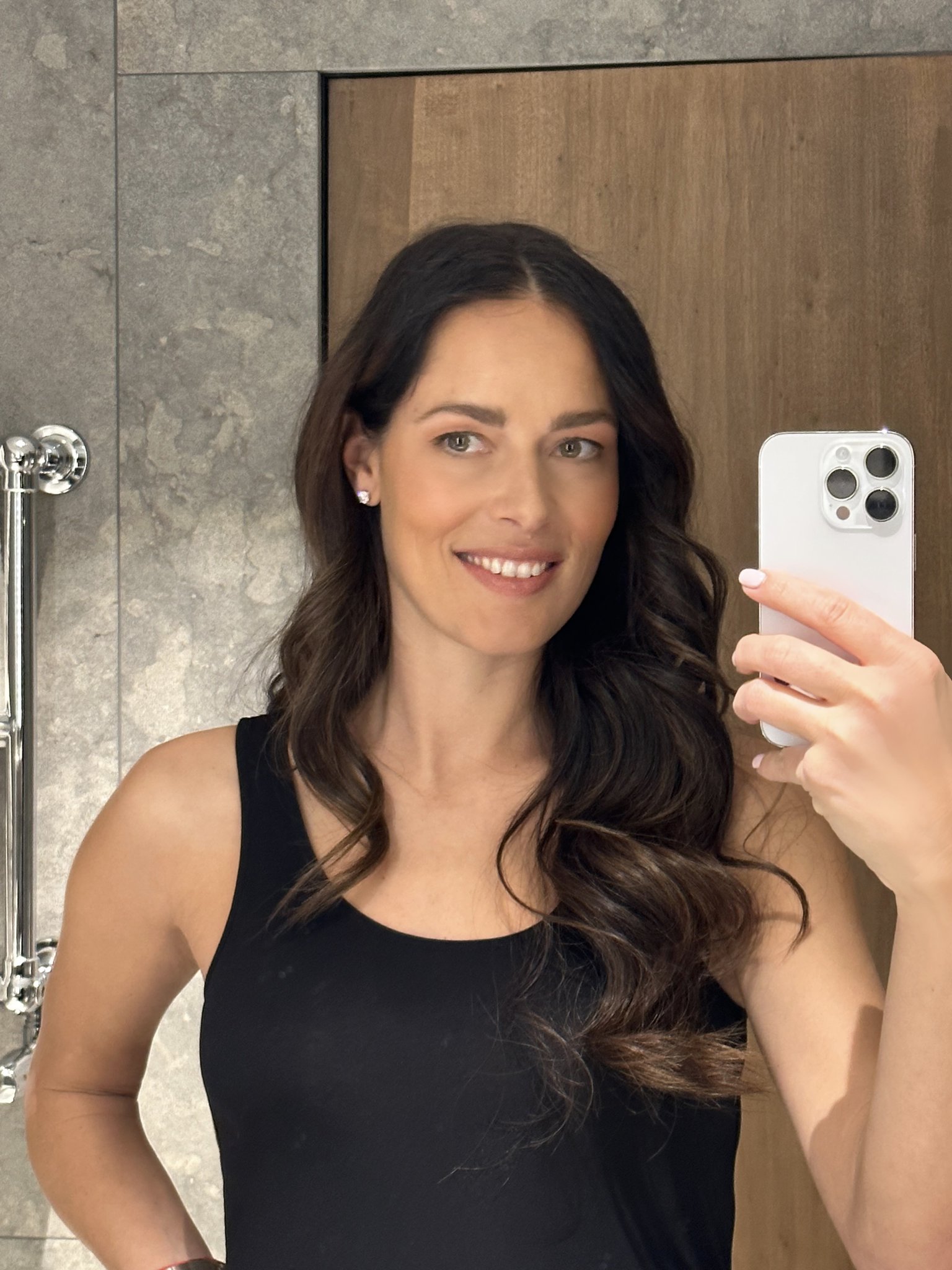 Ana Ivanovic on Twitter: "Start the week with a smile and all beginnings will be easier 🥰 https ...