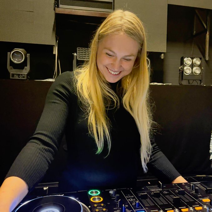 TW Pornstars - 💕Siswet💕The Butt Princess💕Linktr.Ee/siswet💕. The latest ...