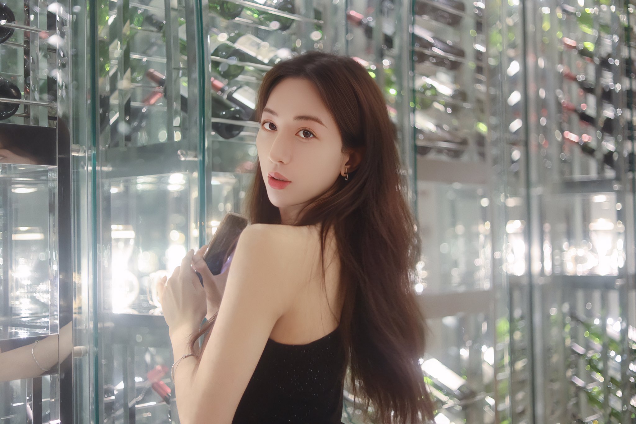 沈妍yana(纯攻版) on Twitter: "有时候照镜子看看自己怎么那么美啊#N#又美又有辨识度 #N#不至于被你们看了又遗忘在人海#N#爱上别的女人 Hhh#N##第四爱 #四爱女攻 ...