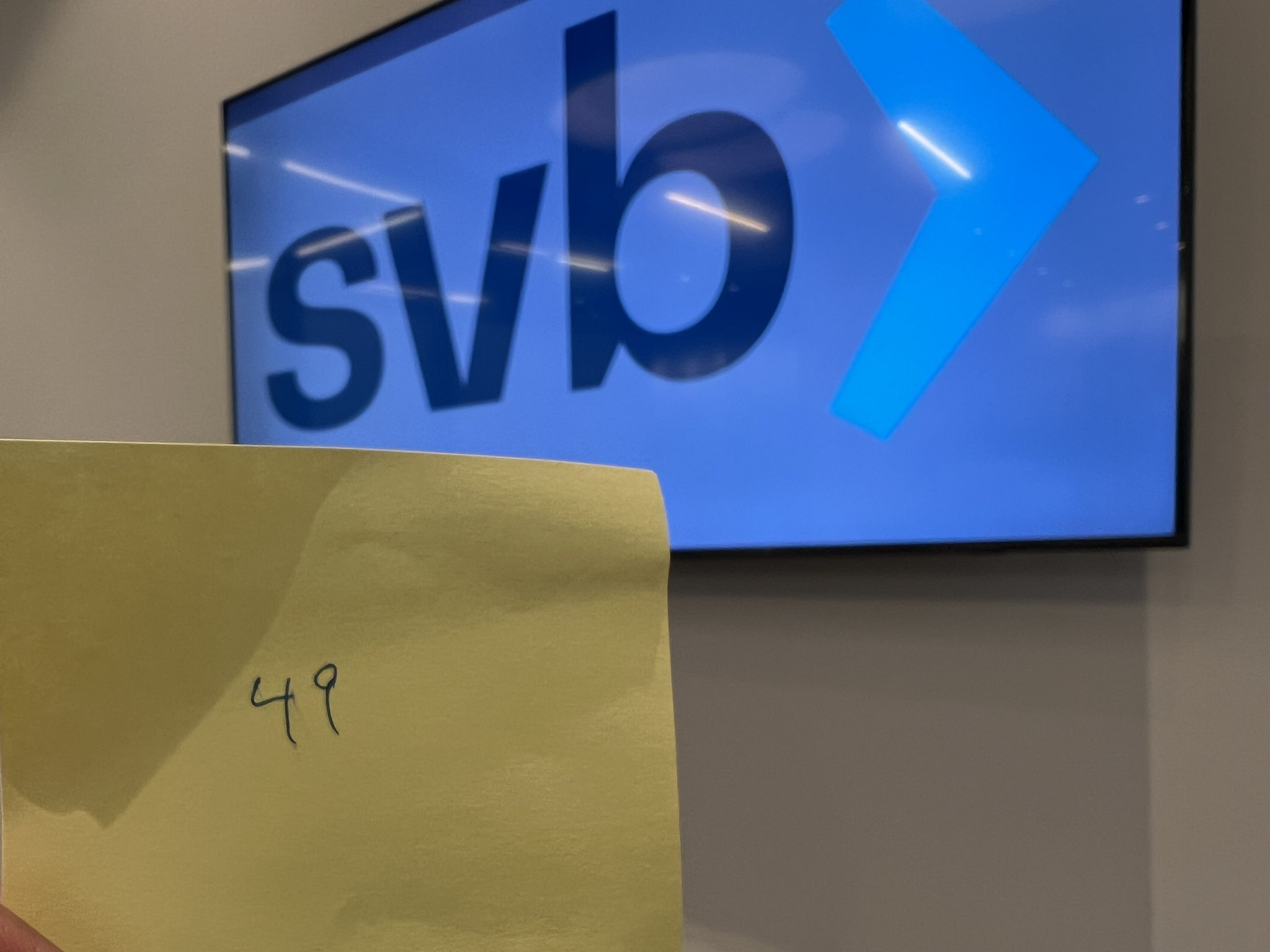 Larry Cheng on Twitter: "Decided to check out my local SVB branch in Boston at 2:30pm - I’m the ...