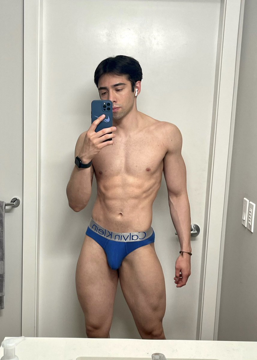 Sirs Models on Twitter: