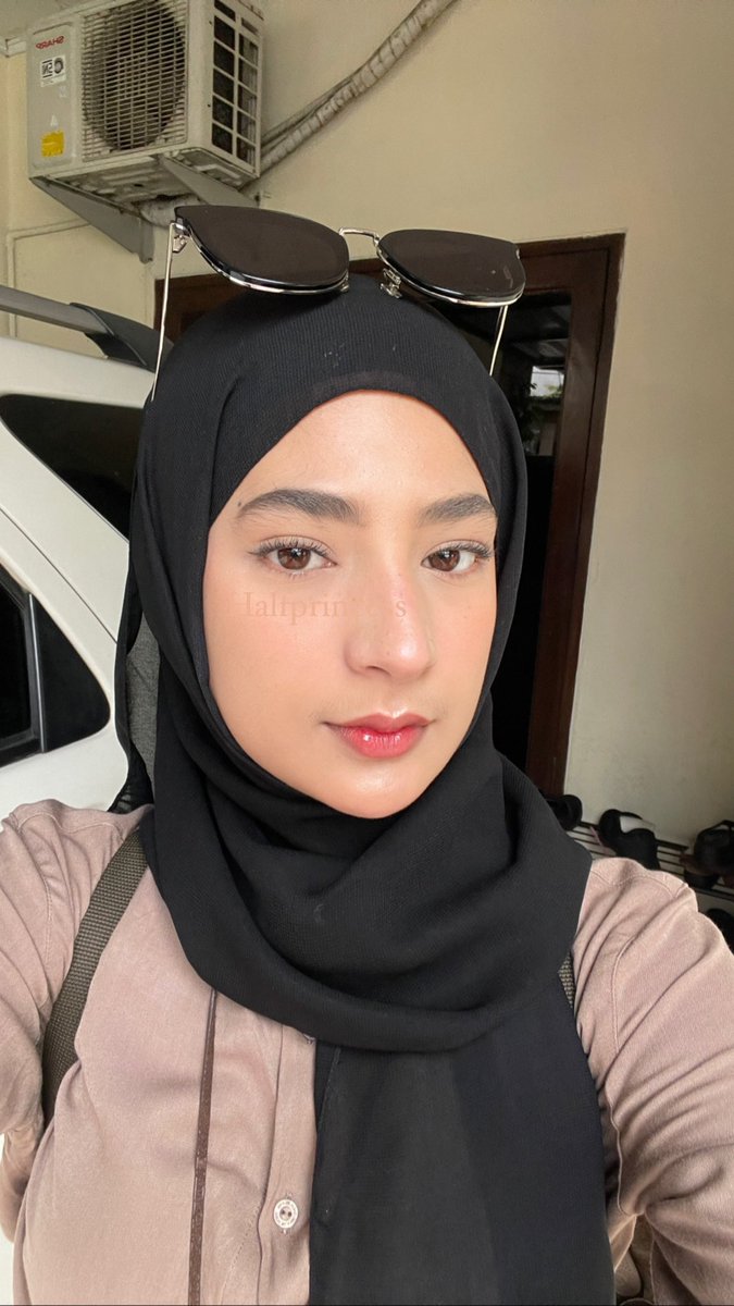 siapa dimana on Twitter: "Si gatau angle mukanya sendiri yang mana"