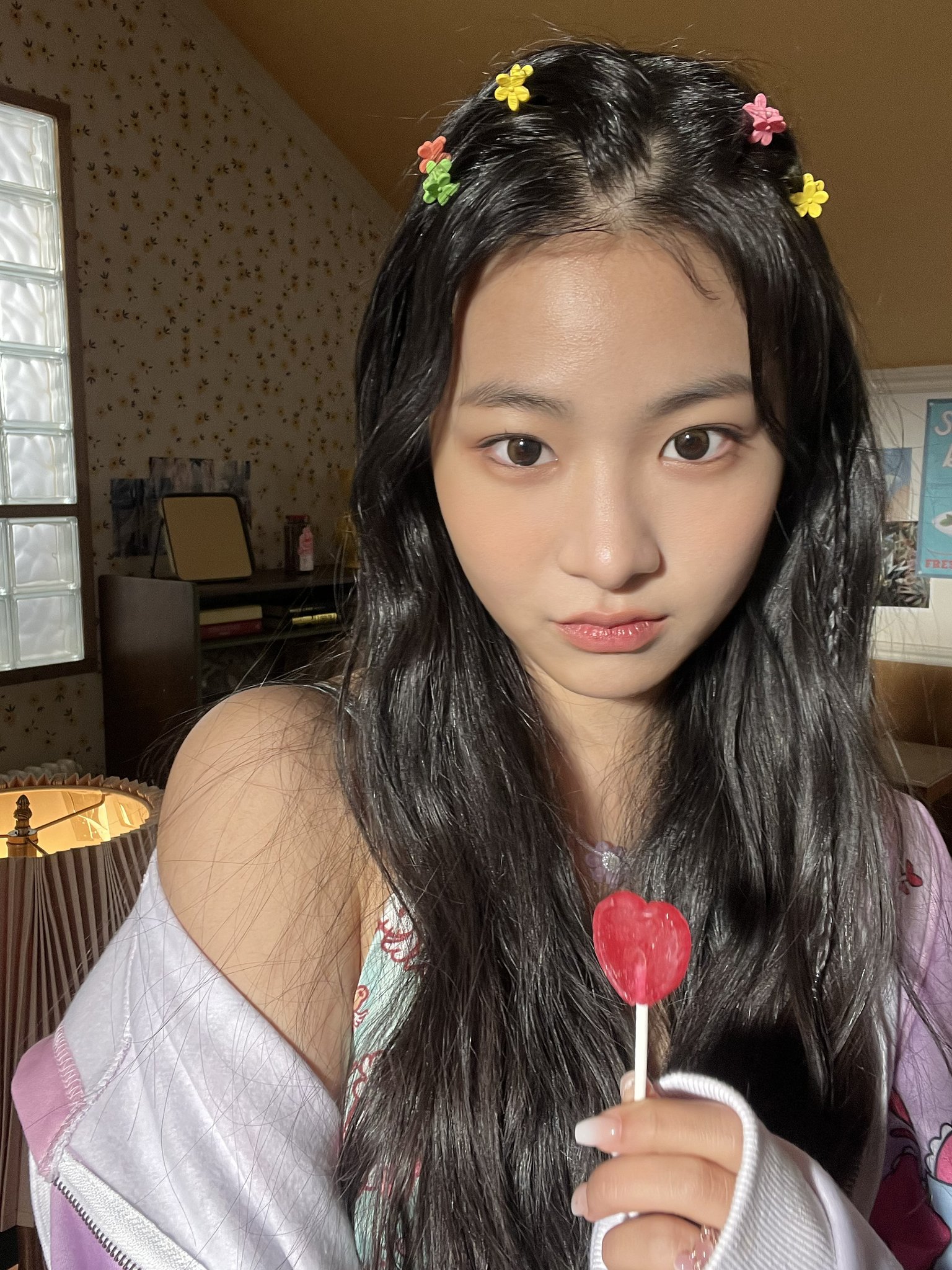 FIFTY FIFTY Official on Twitter: "[ #ARAN ] 해피 화이트데이🍬🍭 선물은 저입니다!! 키키 ...